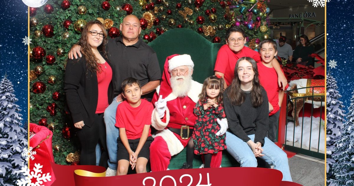 2025 Guide to The Morales Family Christmas Light Show | Discover Marana